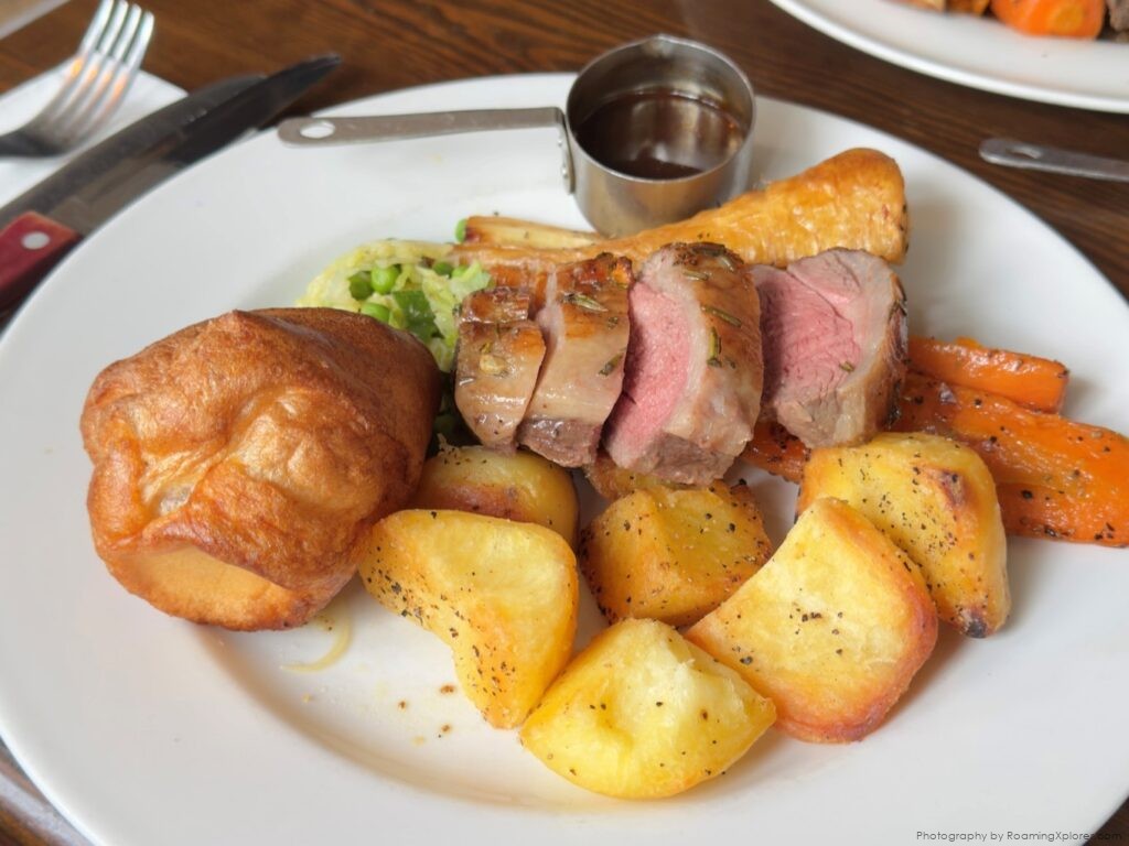 The Timeless Tradition of Sunday Roast in the UK | RoamingXplorer
